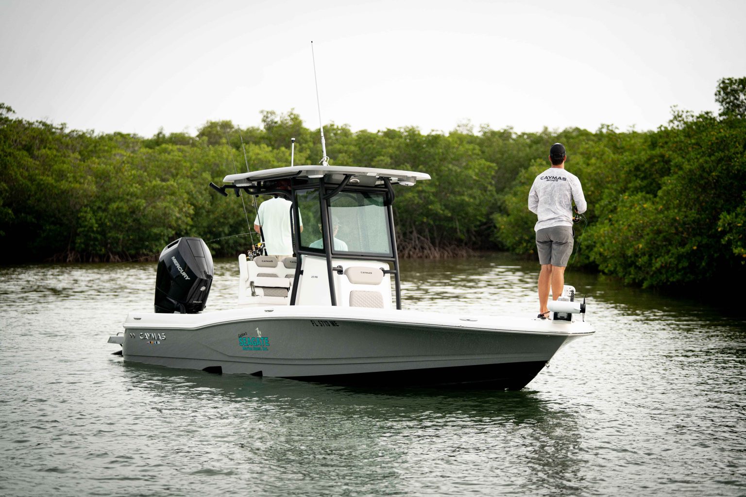 26 HB – Caymas Boats