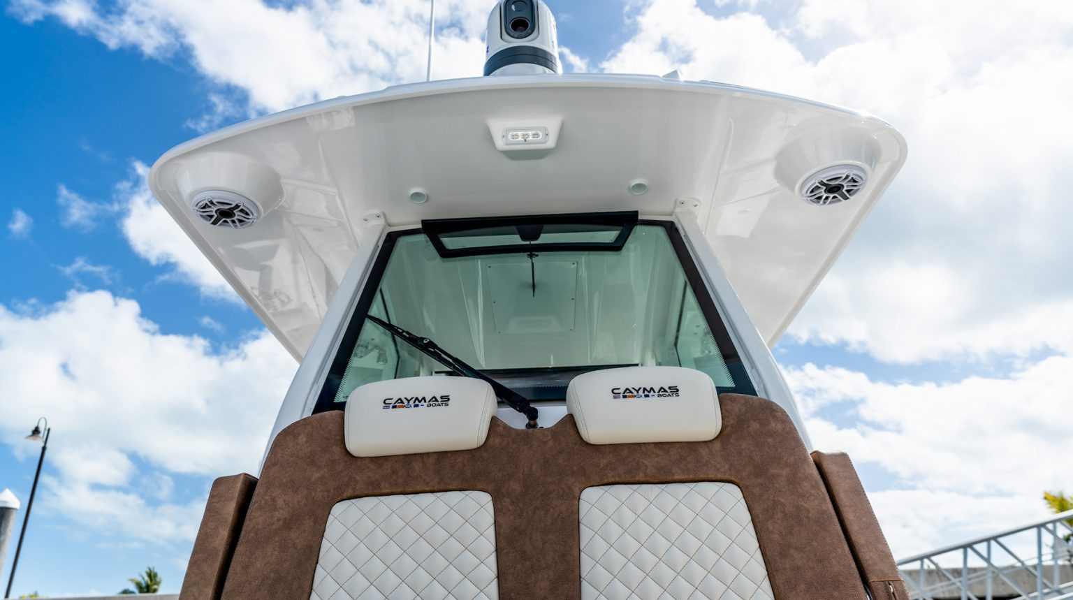 341 CC - Caymas Boats