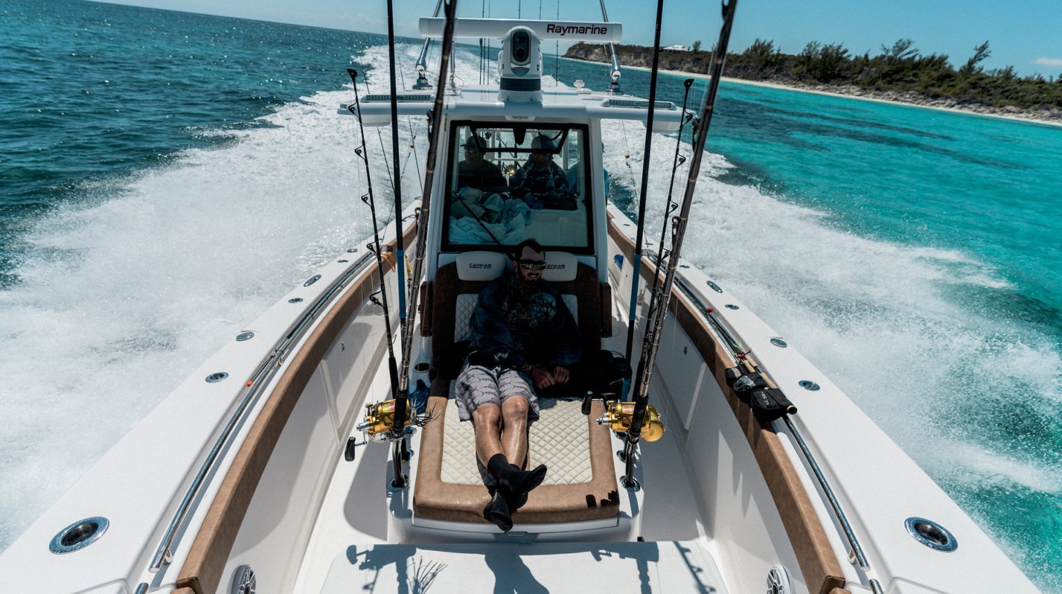 341 CC – Caymas Boats