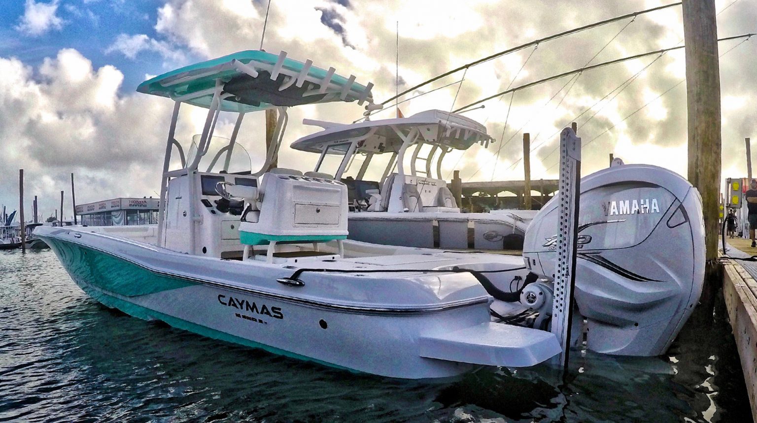 28 HB – Caymas Boats