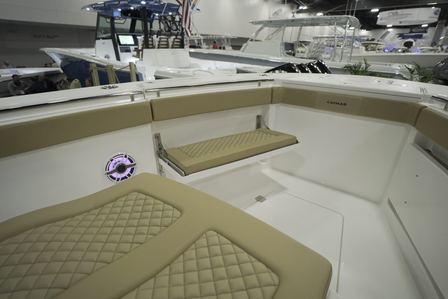341 CC – Caymas Boats